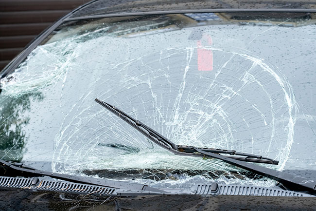 Three Signs It’s Time to Replace Your Auto Glass | Pronto Body Shop